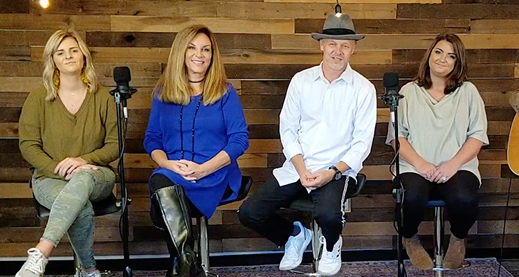 The Nelons | ‘Come December’ (acoustic) – Singing News Magazine