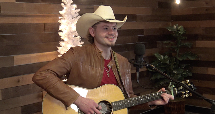 Tyler Booth | ‘Mary’s Arms’ (acoustic) – Singing News Magazine