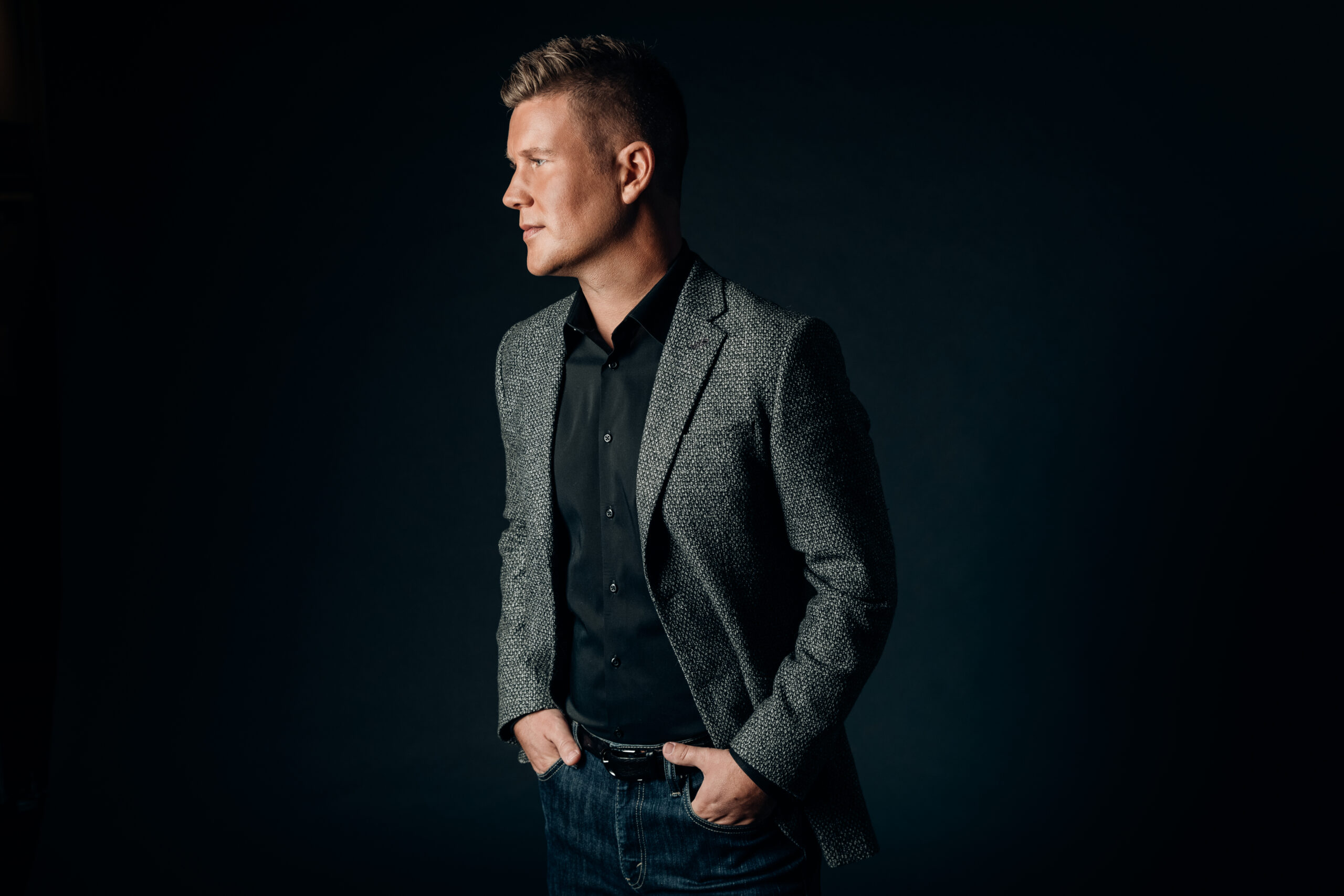 Joseph Habedank Releases Lyric Video for ‘Goliath’ – Singing News Magazine